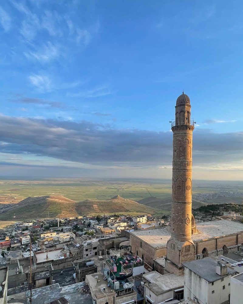 MARDİN LEZZET REHBERİ: Kaburga Dolması Üstü Süryani Şarabı